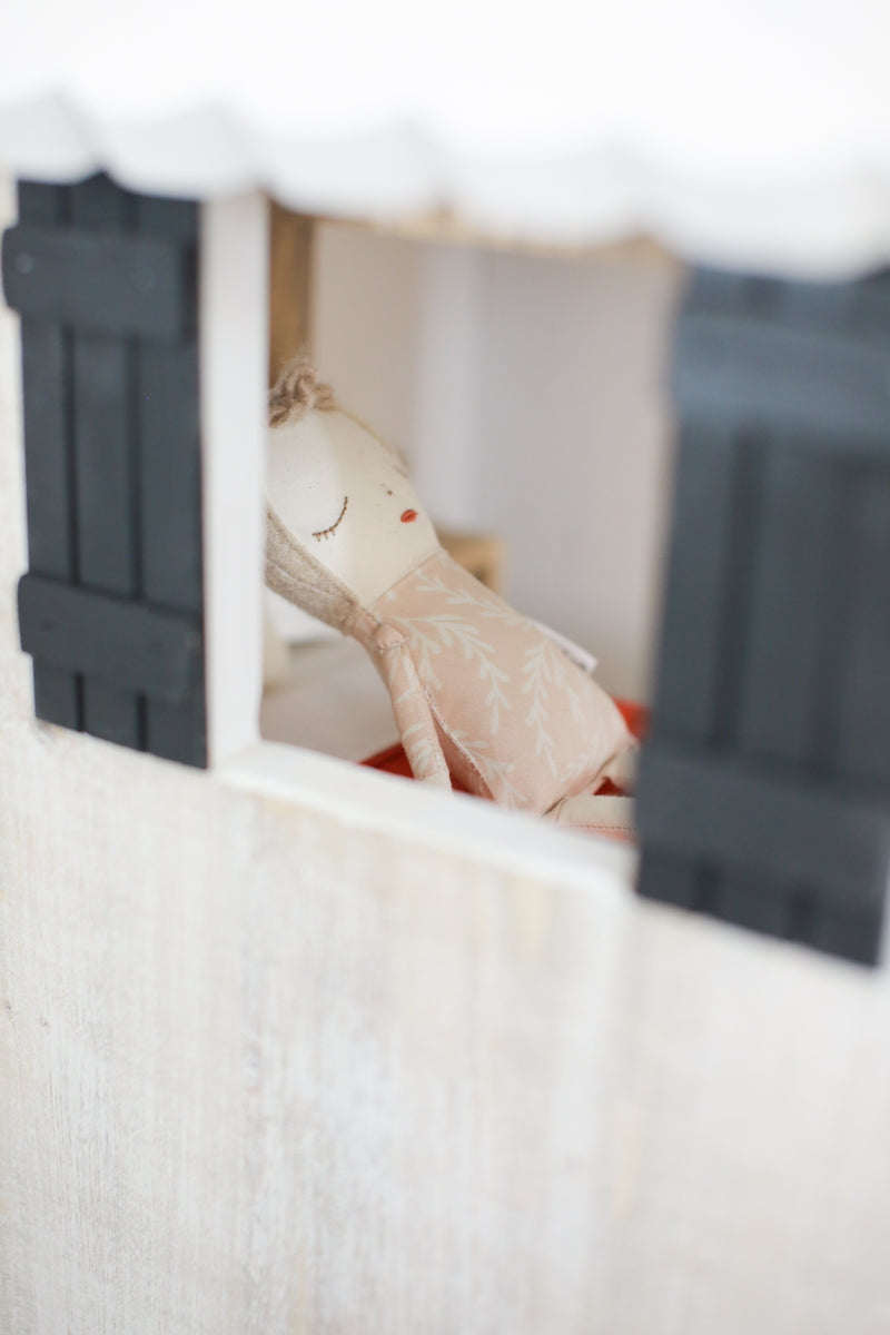 Annie’s Dollhouse - Primrose